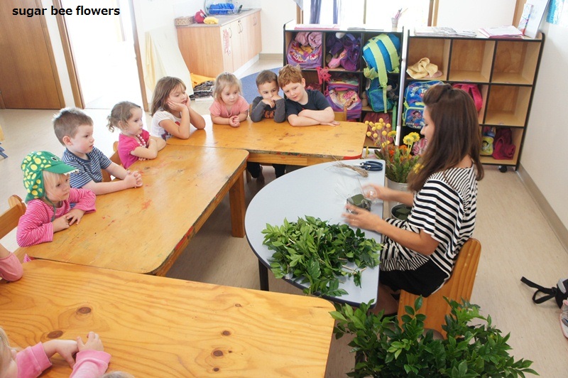 Sugar Bee Flowers: Flower arrangement for the kids