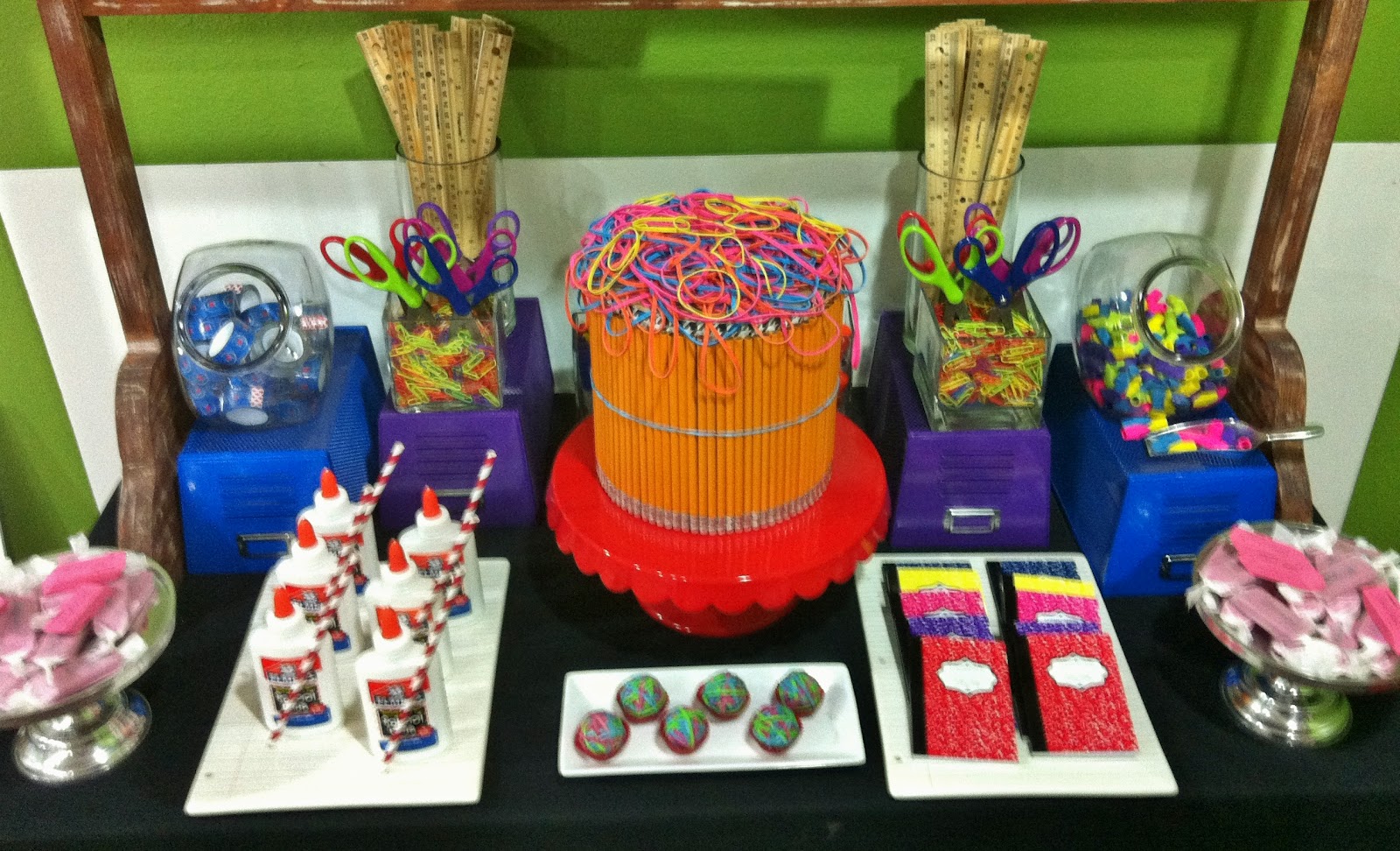 Setting the Mood: SNEAK PEEK: GLEE...Season Premiere Party (with a Back ...