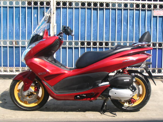 Doctor Matic Klinik Spesialis Motor Matic: Honda PCX Modif Pesanan Mr ...