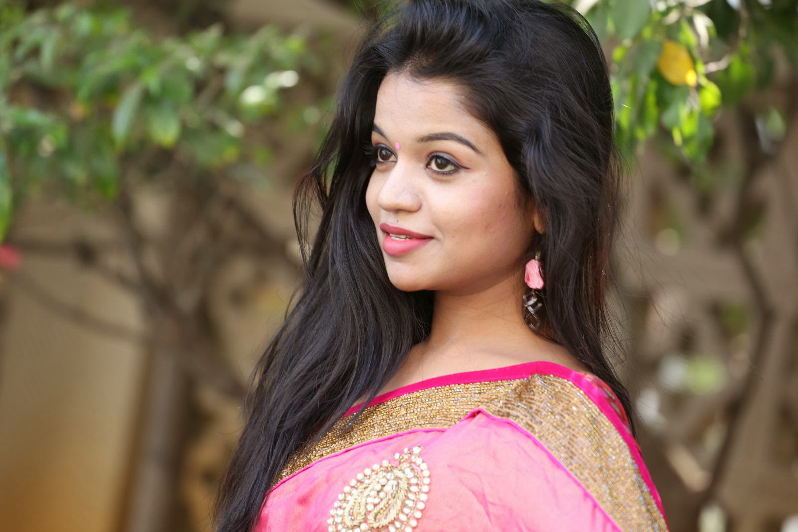 Na-adda: Bhavya sree Latest pics in saree