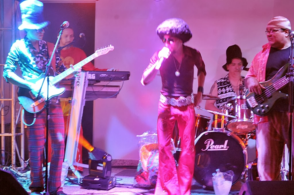 COMERCIAL PORECATU: ´1º Evento do Esposti- Baile do Cupido-Banda Major Tom.