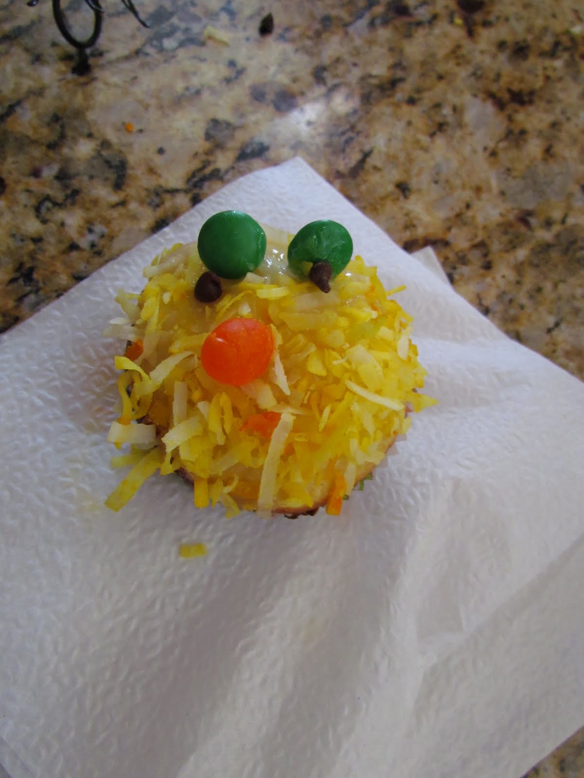 How to Dye Coconut ( Making Colored Coconut)