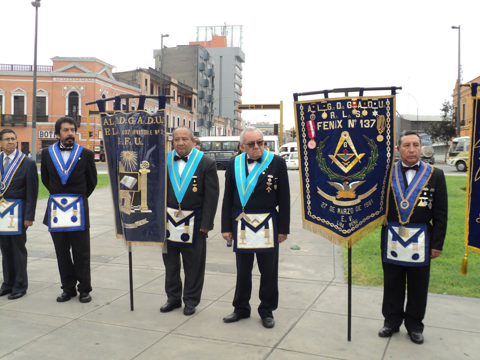 PUBLICACIONES MASONICAS: HERBERT ORE: LOS ESENIOS