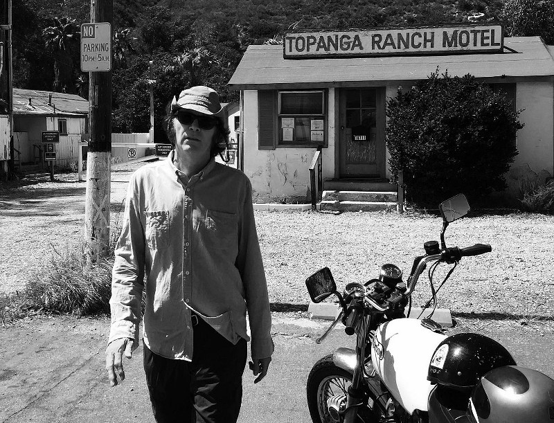 Nothin' Sez Somethin': Into Dust