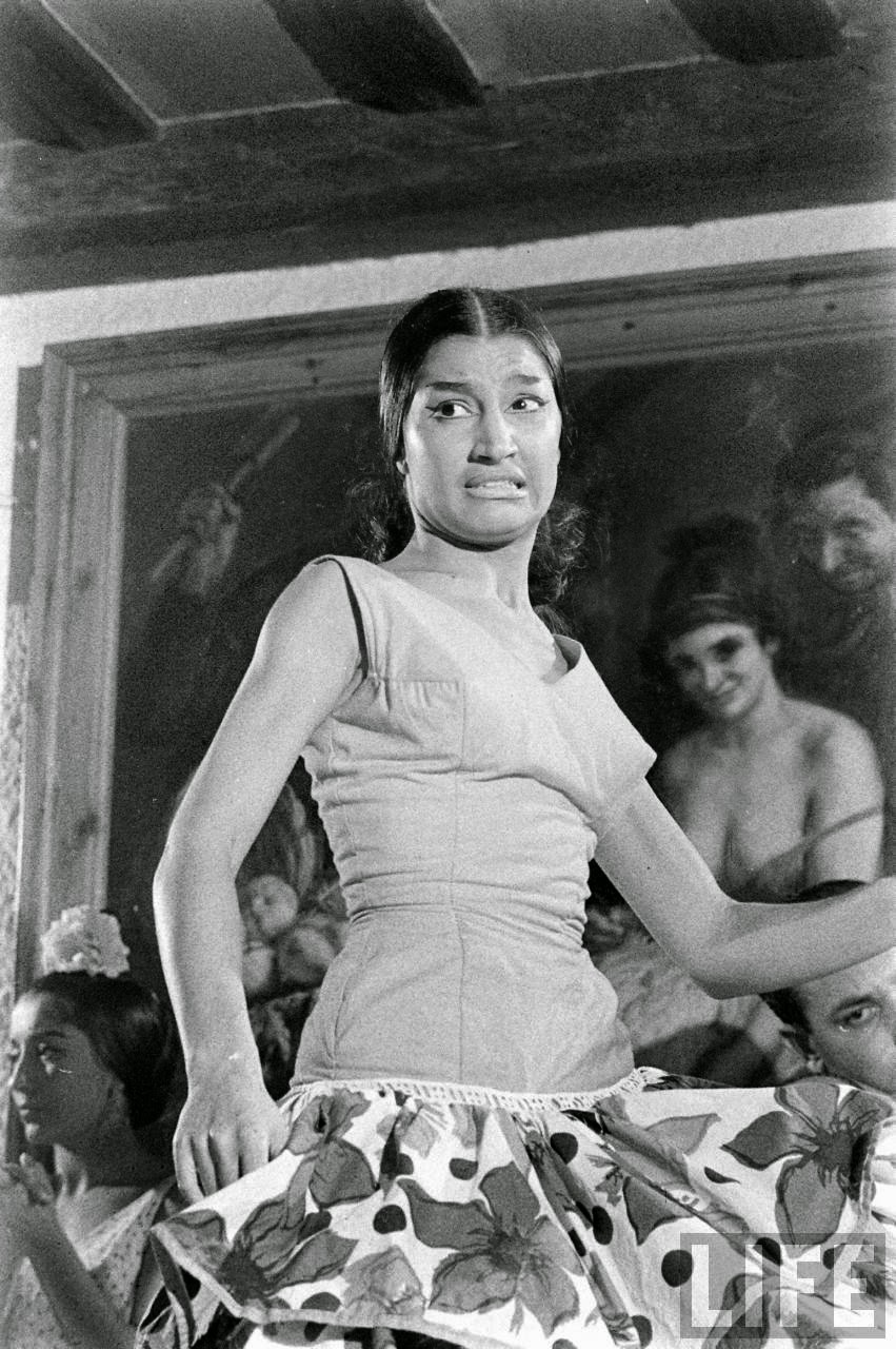 30 Stunning Black and White Photos of Gypsy Dancers in Madrid in 1960 ...