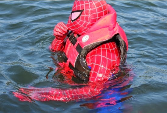 Wonderful Zentai: Spiderman is not good at swimming