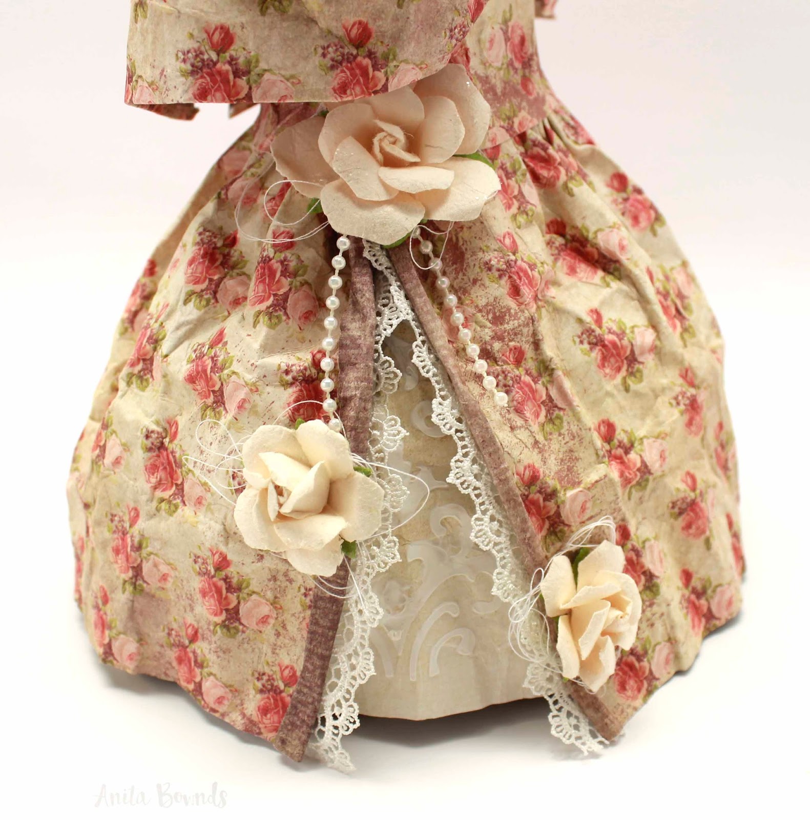 Decorated Dress form - Neat and Crafty