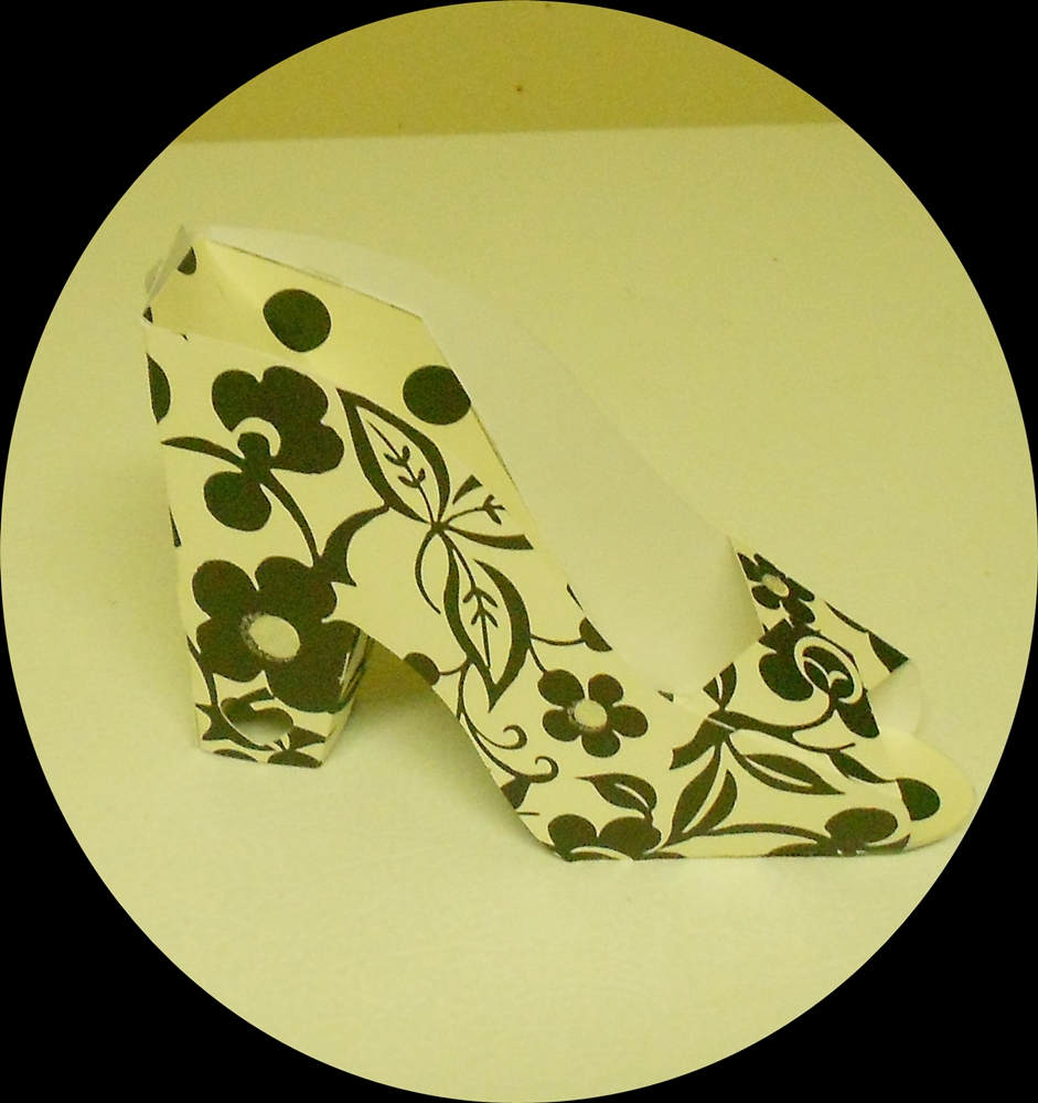 crEATive hAYes crEATions: Paper shoe or shoes MORE ADDED