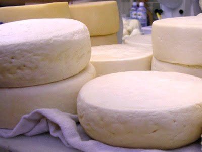 Flavors of Brazil: FILM - The Mineiro and His Cheese (O mineiro e o queijo)