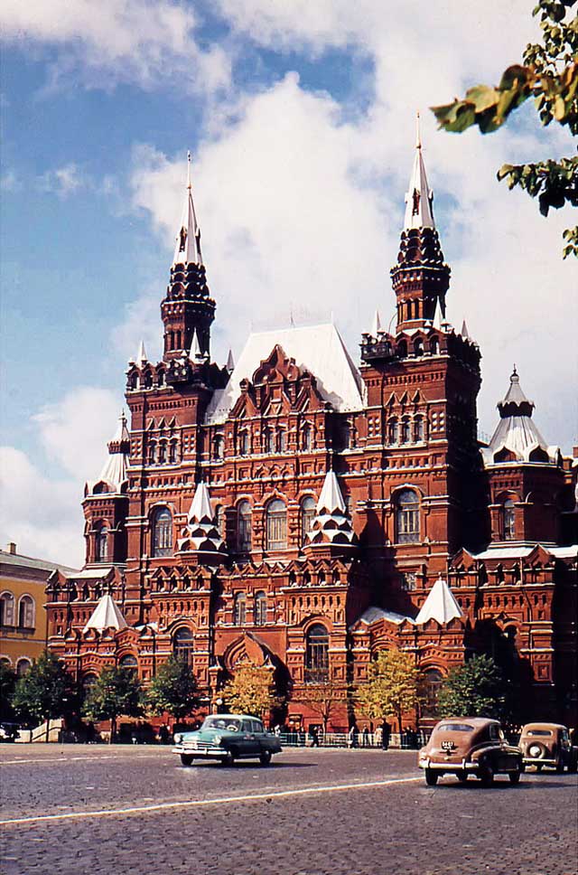 46 Color Photos That Document Everyday Life of Moscow in the 1950s ...