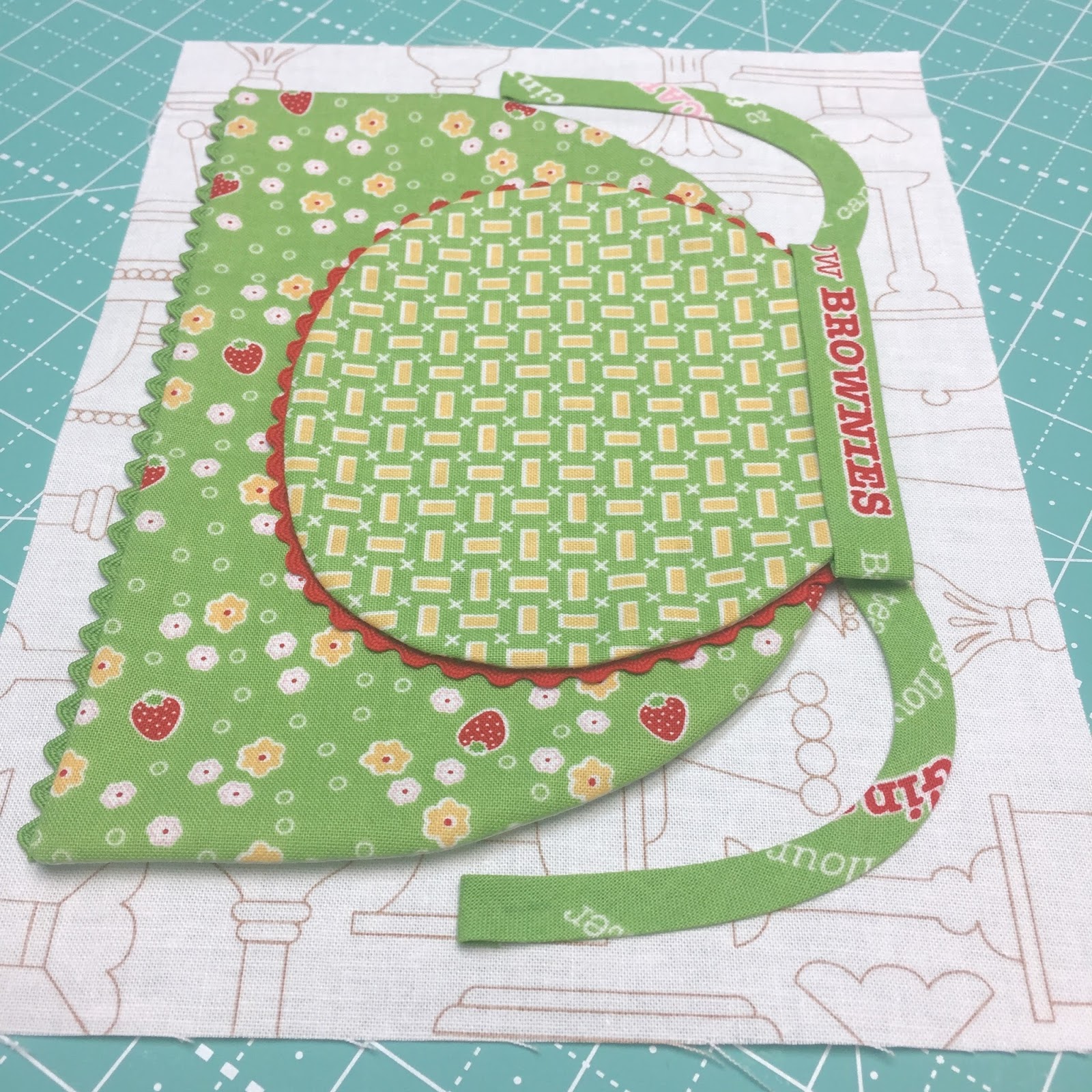 Bee In My Bonnet: Let's Bake Sew Along - Week Eleven!!