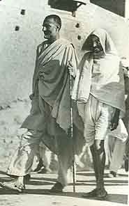 musings from a distance ...: A Conversation Between Two Great Men