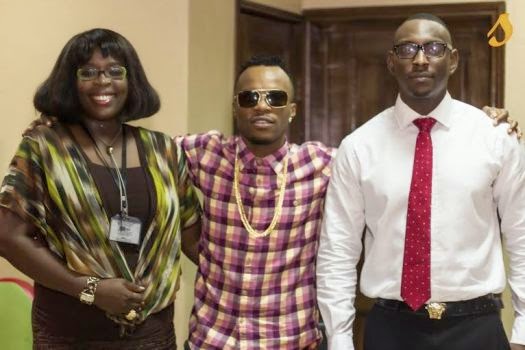 Magrellos and Ketchup sign deal