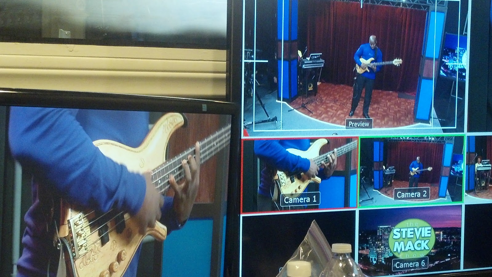 Comedian Stevie Mack: April 2013