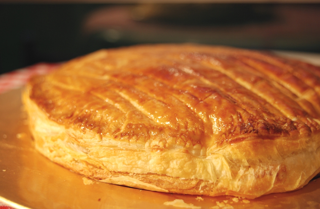 Pauline à la crème anglaise: The French Galette des Rois (almond tart ...