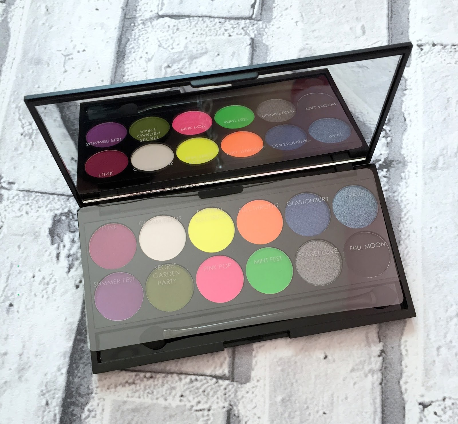 Summer Makeup With Sleek | Mammaful Zo: Beauty, Life, Plus Size Fashion ...