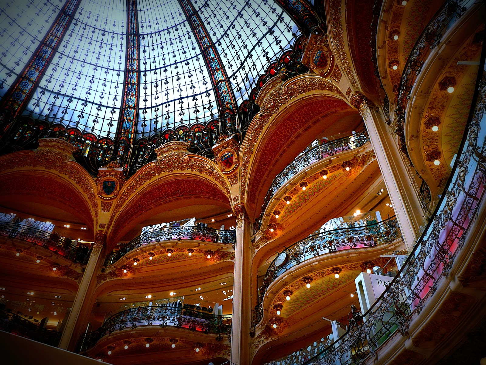 Just looking, thanks ...: An Art Nouveau beauty in Paris