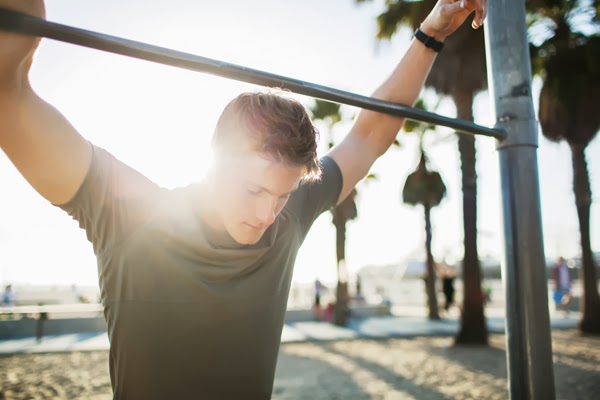 Nuevas fotos y entrevista de Alexander Ludwig en Men’s Fitness | Real ...