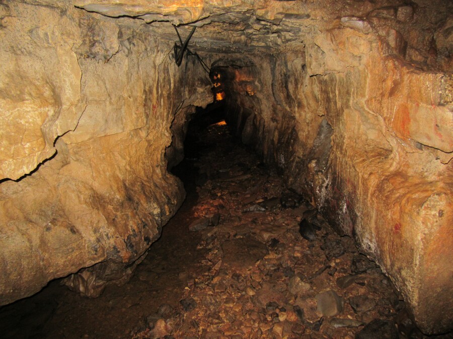 Bird's Yellow House: The Bell Witch and Her Cave