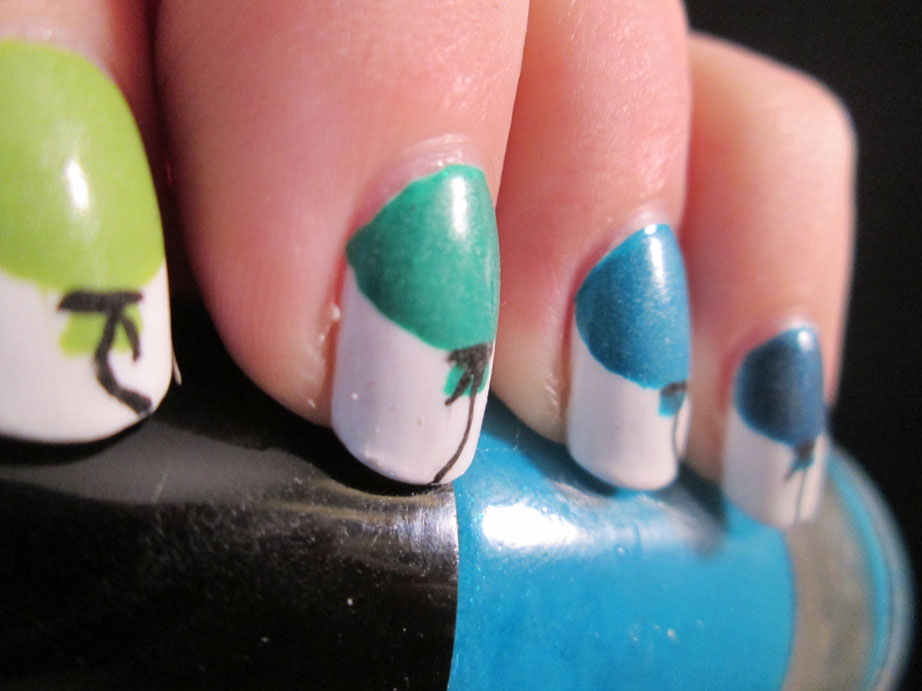PiggieLuv: Party balloons on my nails