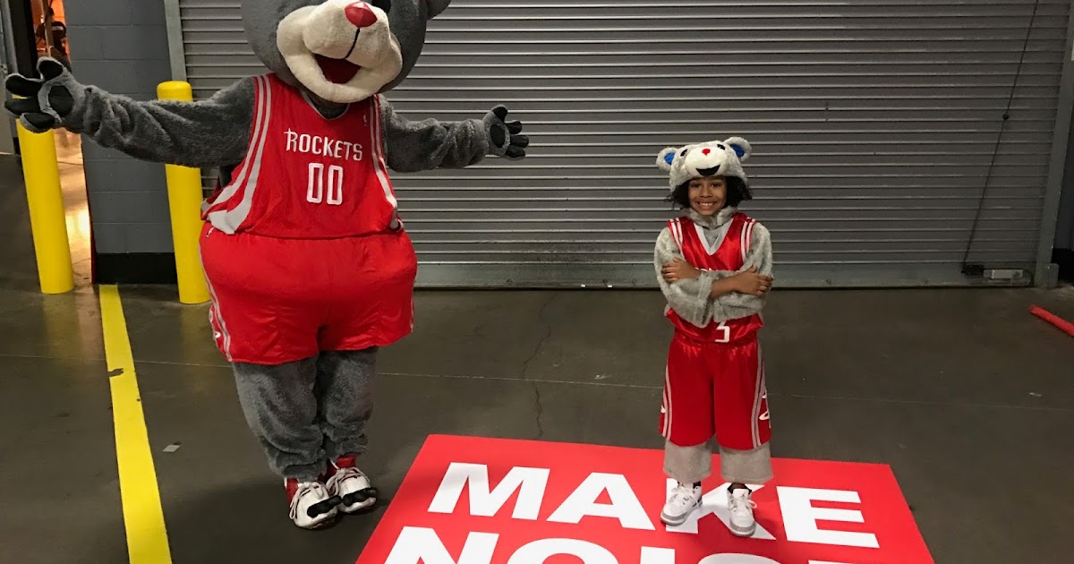 H-TownKid: #TBT 6th birthday surprise with Houston Rockets mascot Clutch