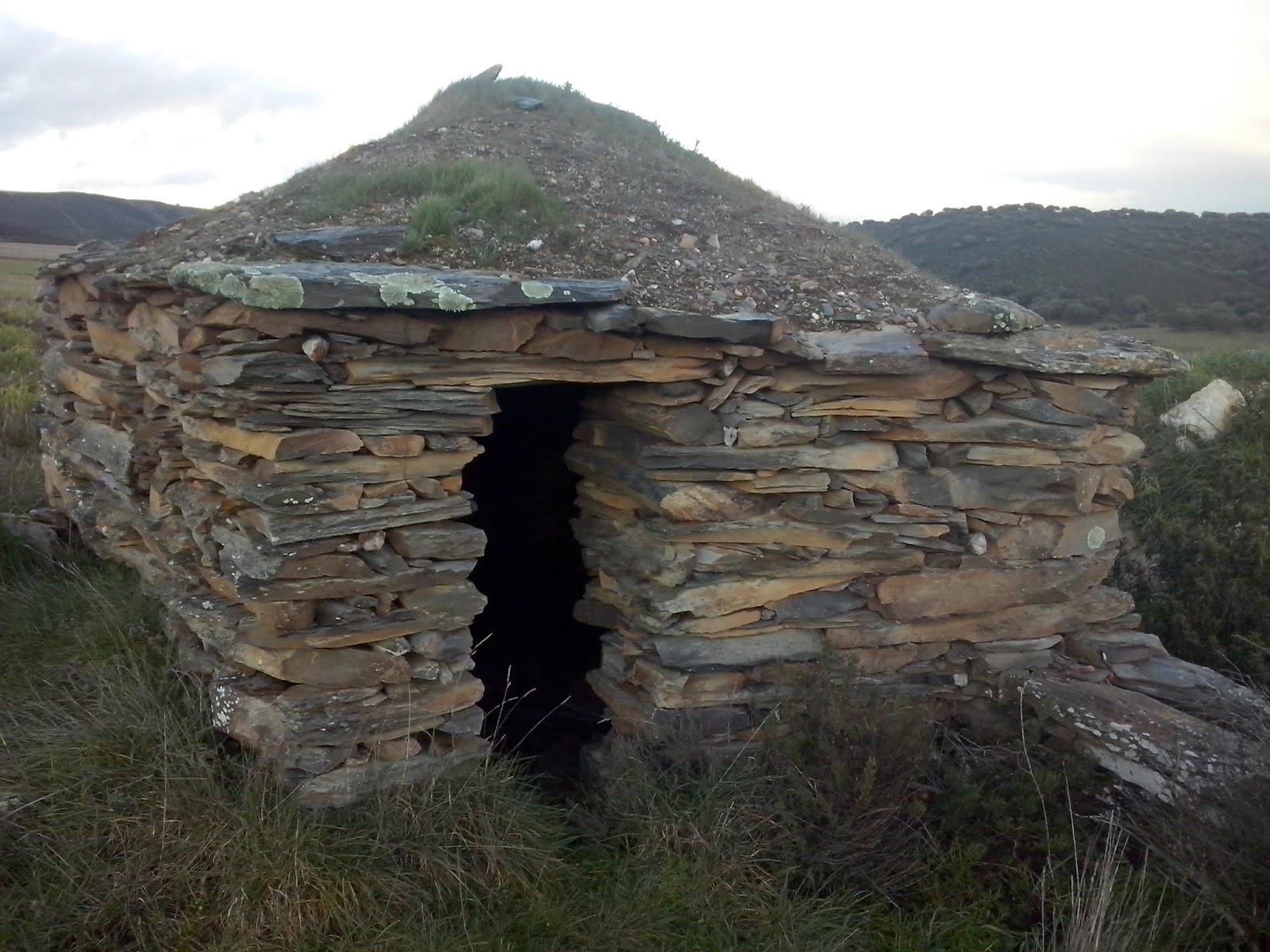 L'ARQUITECTURA EN PIEDRA SECA: PATRIMONIU DE LA HUMANIDÁ.