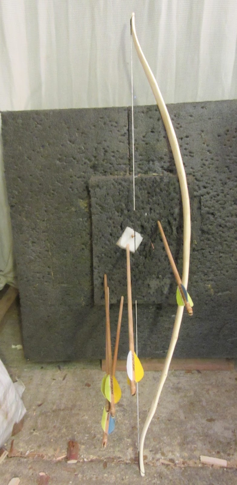 Bowyer's Diary: Yew Sapwood Bow Full Draw... and a bit more!