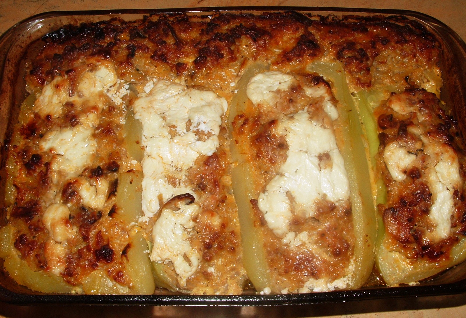 Verus konyhája: Gombával, darált hússal töltött tök kapormártással