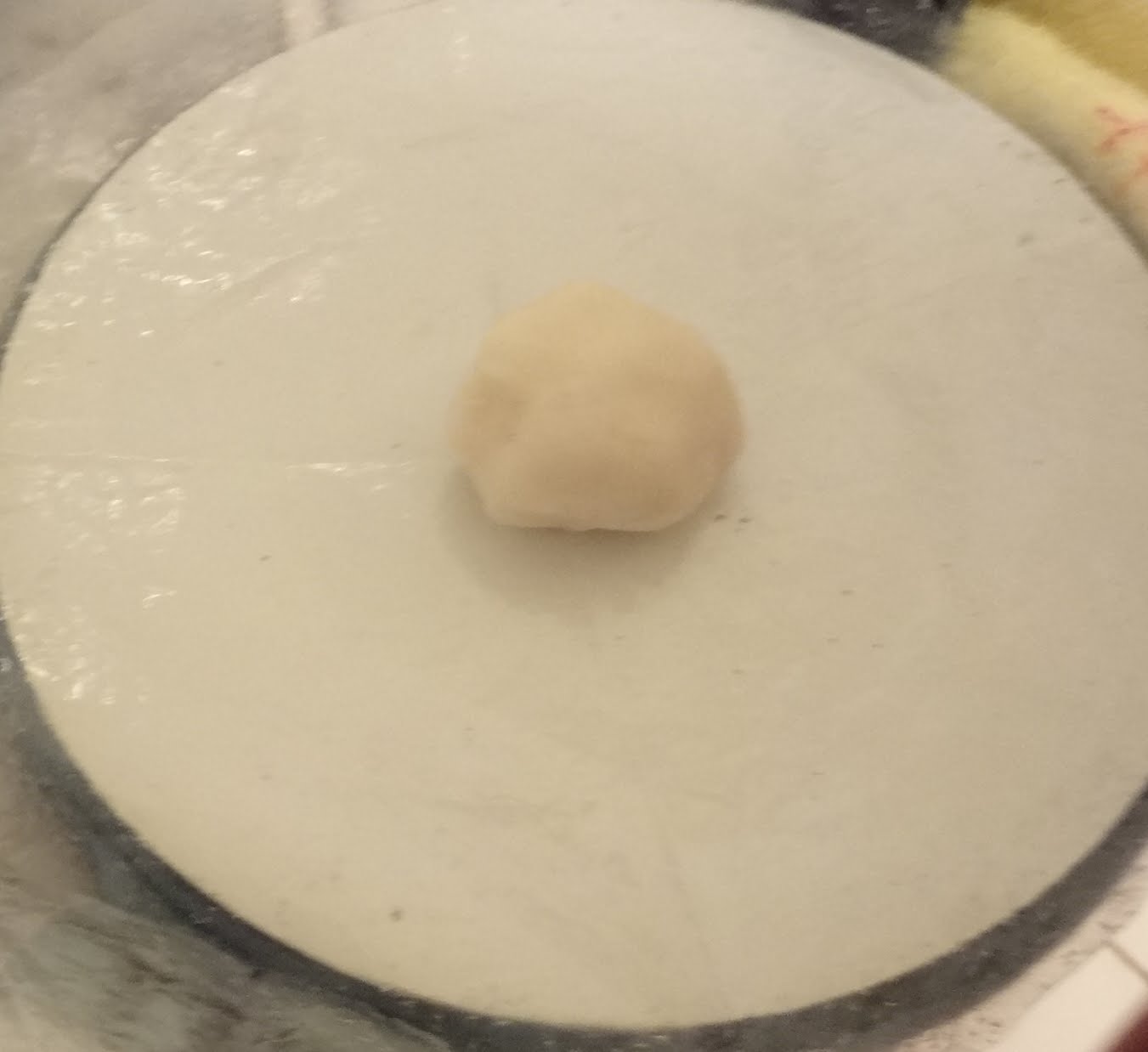 MALABAR PATHIRI (ARI PATHIRI/THIN RICE ROTI) with step by step pics..