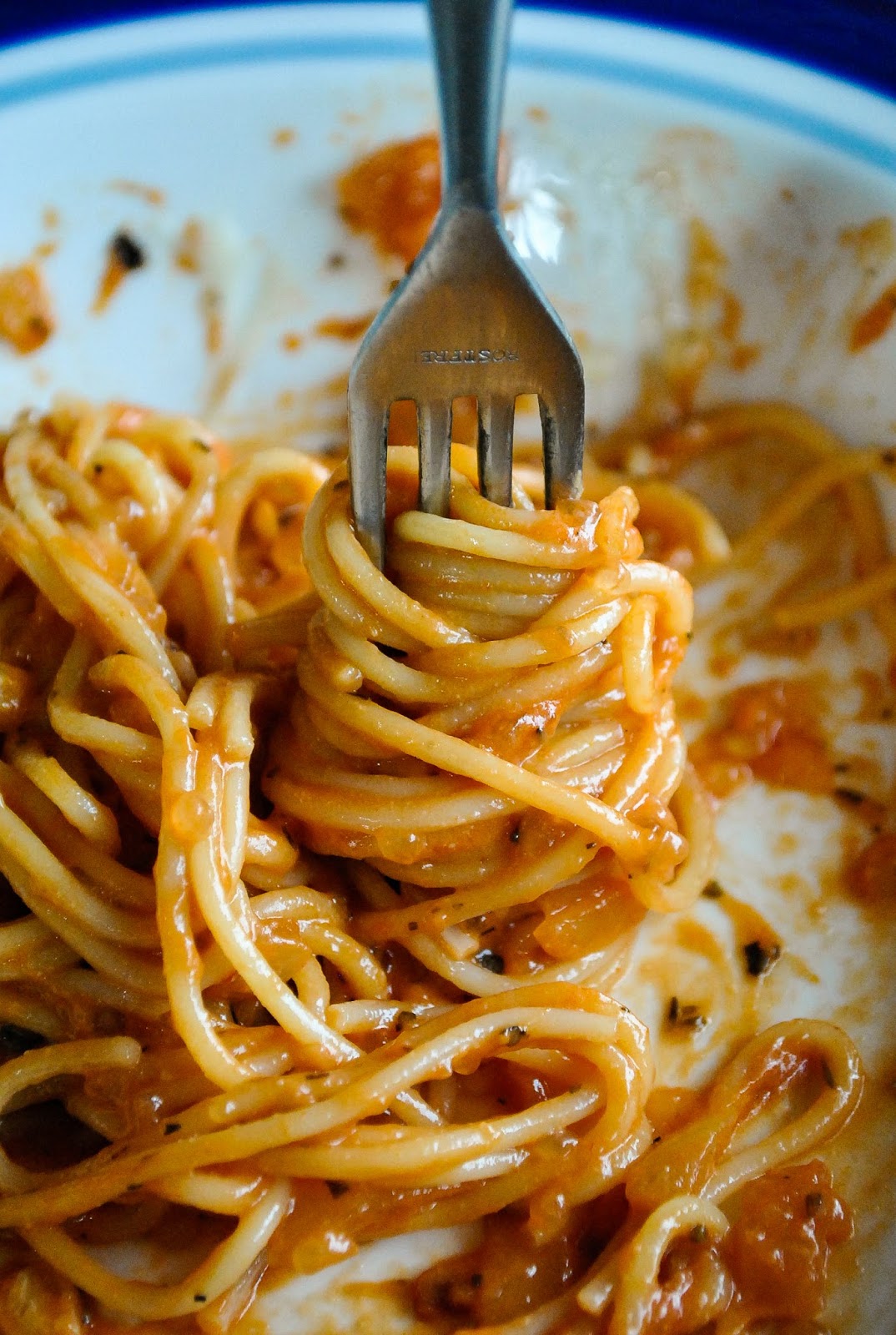 Spagetid marinara tomatikastme ja india pähkli juustuga | Taimetoit.ee