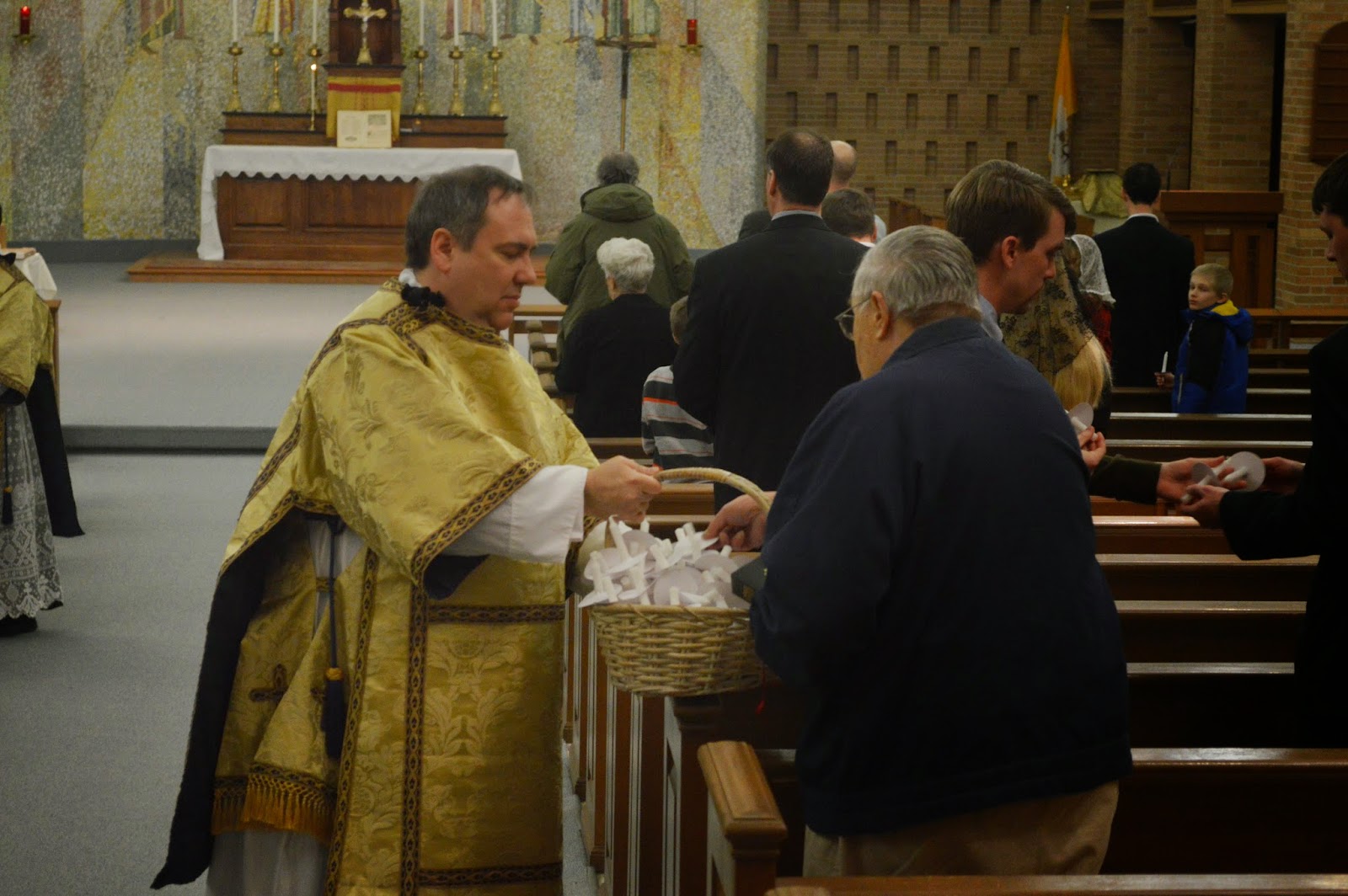 New Liturgical Movement: Pontifical Mass at the Throne in Madison ...