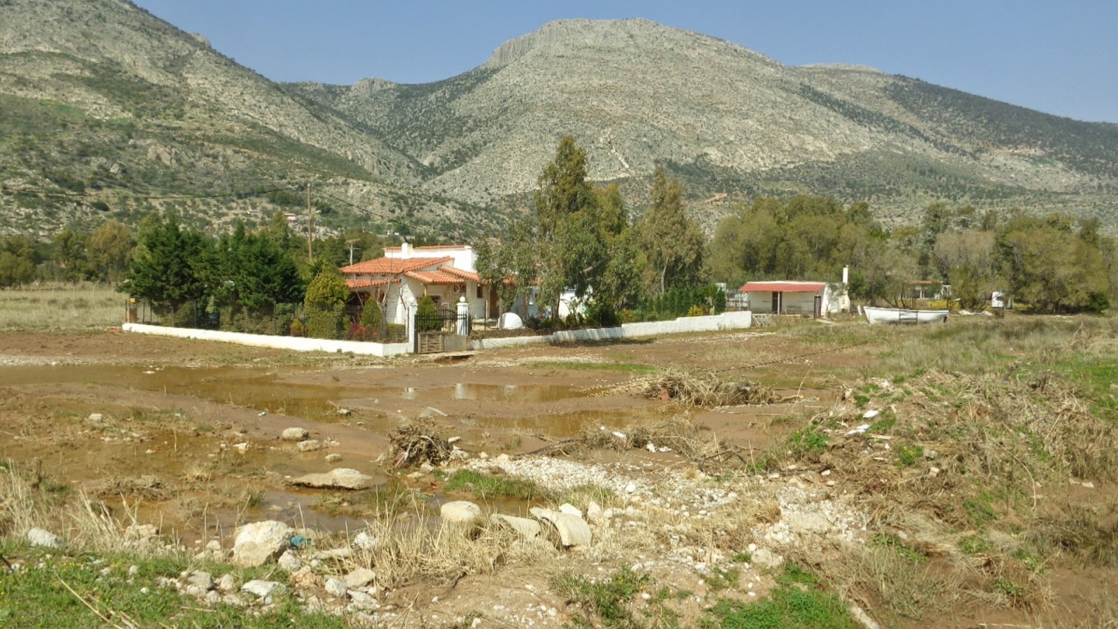 Aρχισαν οι Εργασιες στην Παραλια της Λιβαδοστρας | ΛΟΥΤΟΥΦΙ ΝΕΑ