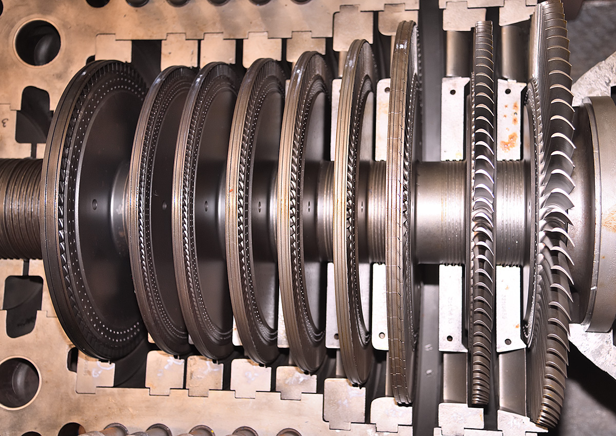 Politropía: Altura de los álabes de las dos primeras coronas de una ...