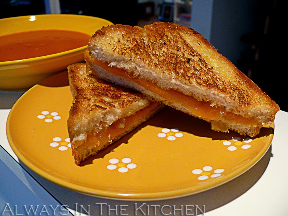Dawna in the Kitchen: Grilled Cheddar & Mango Chutney Sandwich