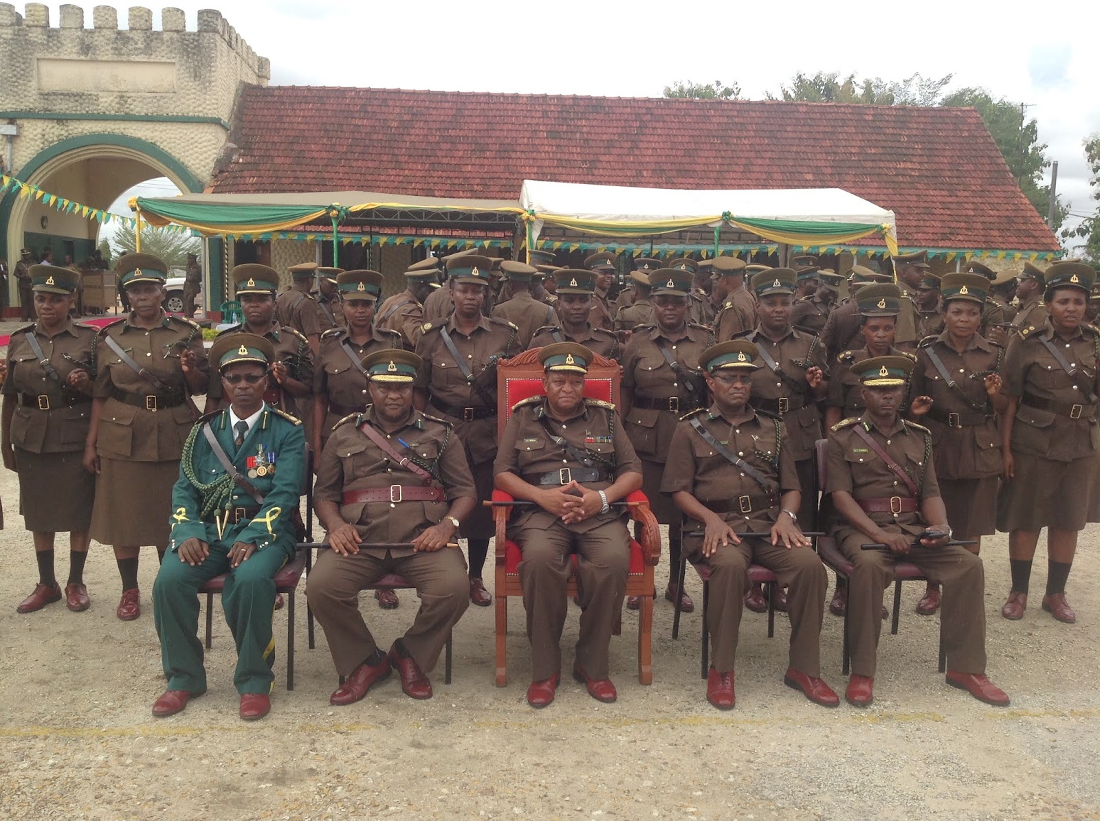 Kamishna Jenerali wa Magereza avisha vyeo maafisa wa jeshi la Magereza ...