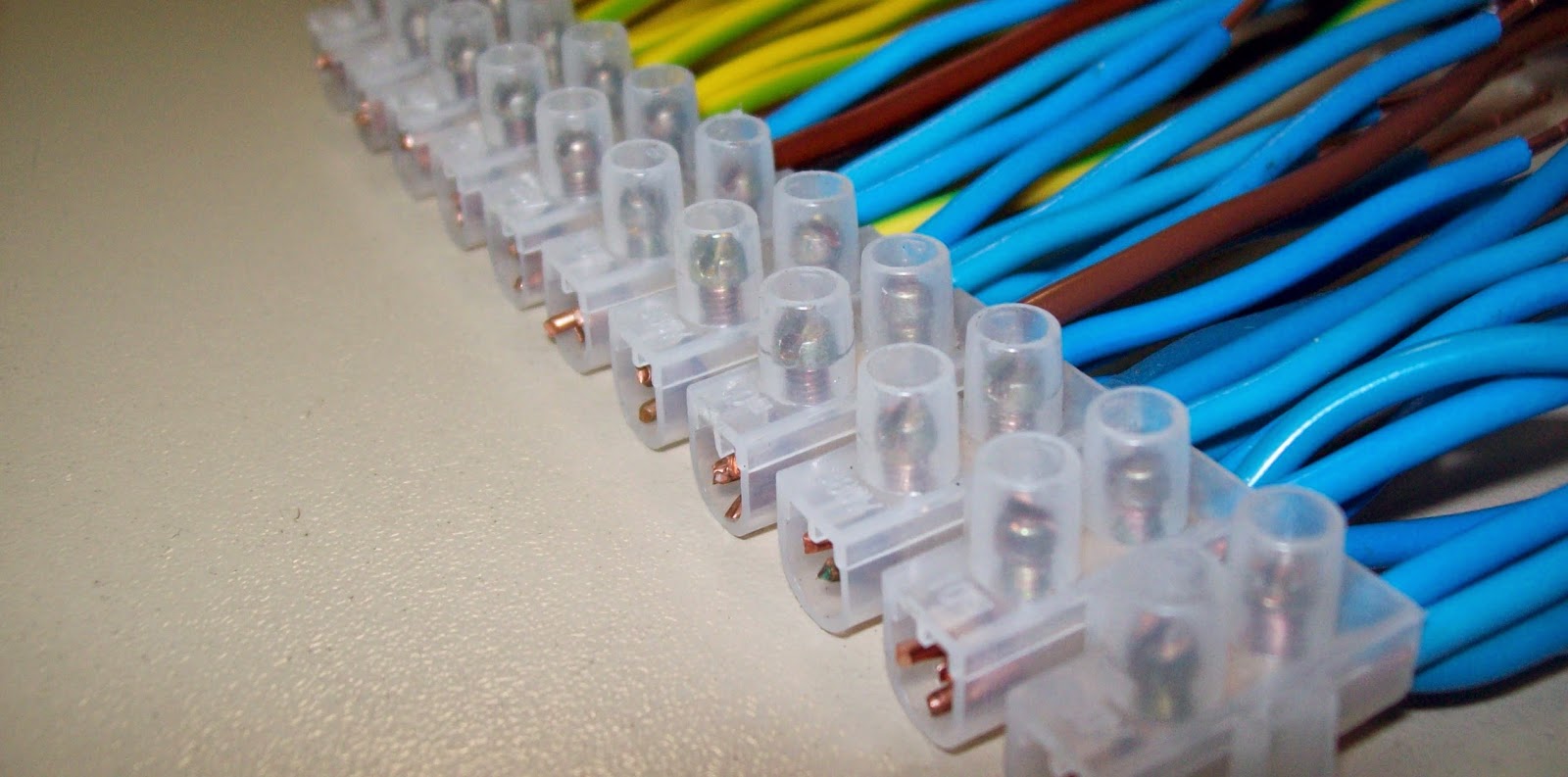 FORMACIÓN PROFESIONAL BÁSICA. Electricidad-Electrónica: TIRA DE ...