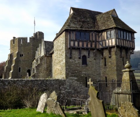 Corners of my Mind: A Fortified Manor House