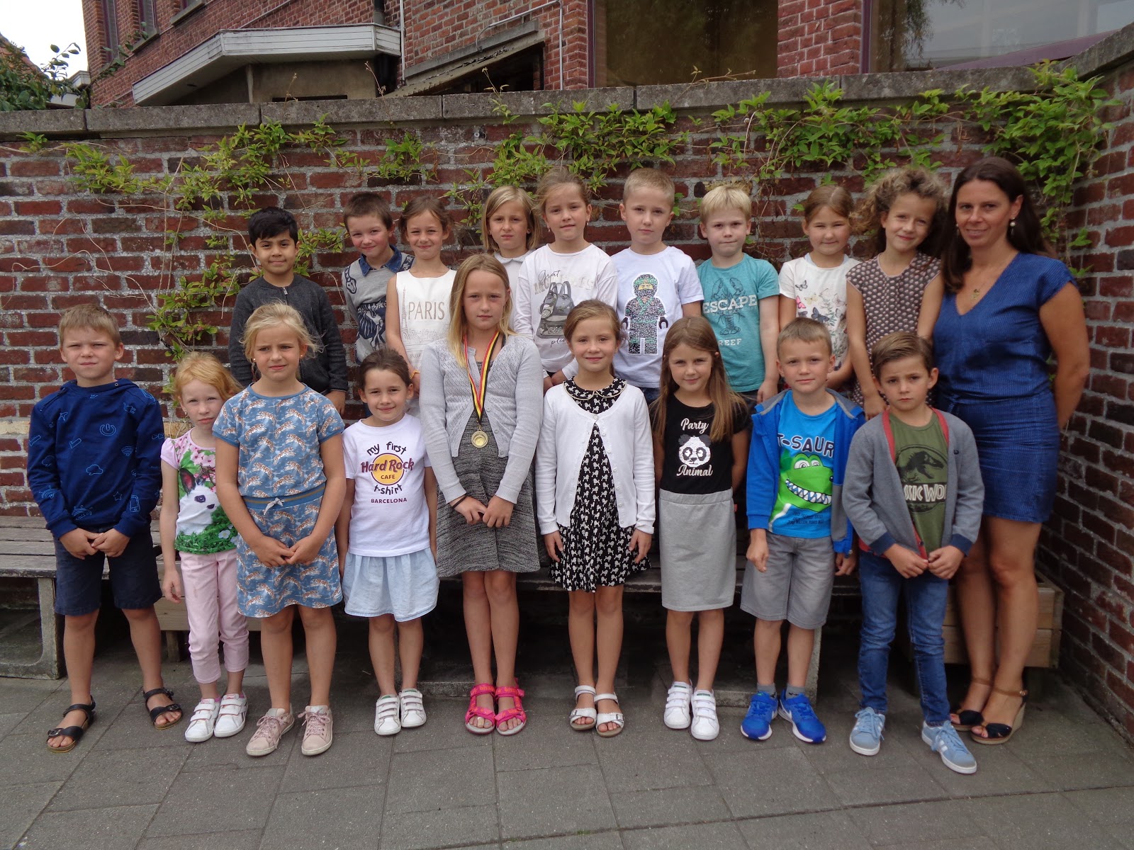 Welkom in het 2de leerjaar: Klasfoto's schooljaar 2018 - 2019