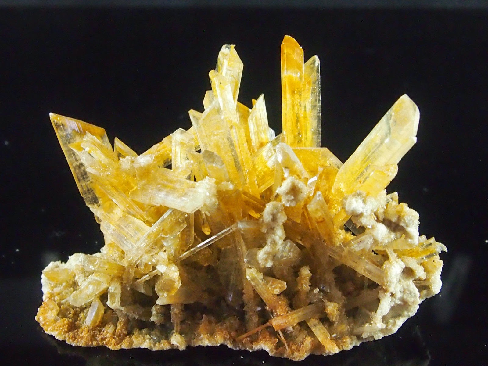 muzeeum: mineral Specimen: Selenite Crystal Cluster from Lubin, POLAND
