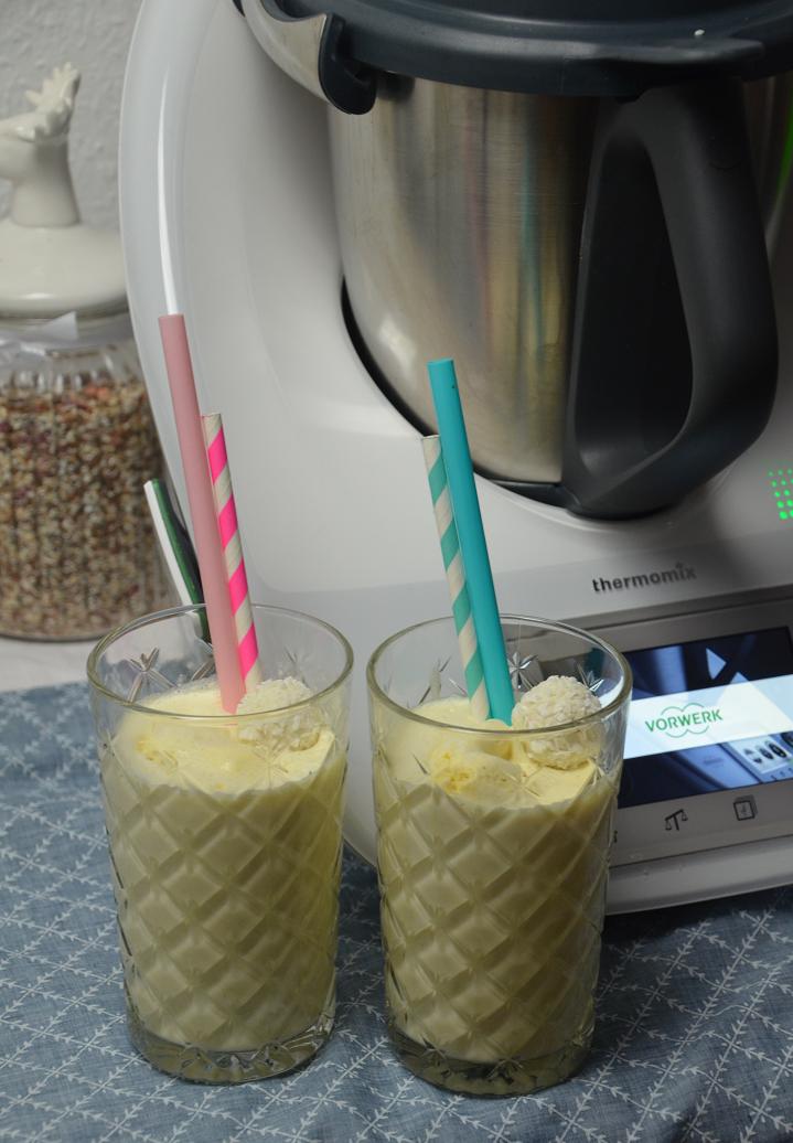 regina-miksuje.pl: Rafaello mleczny shake