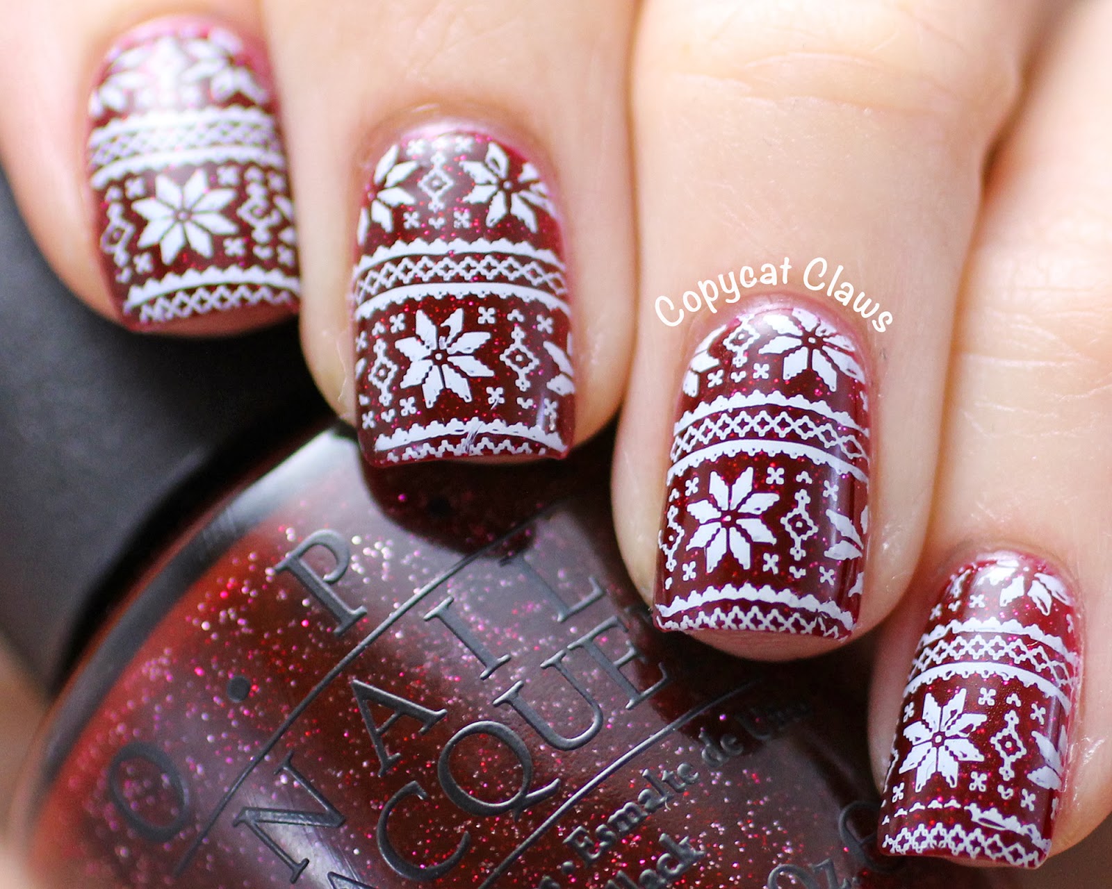 Christmas Sweater Pattern Nails