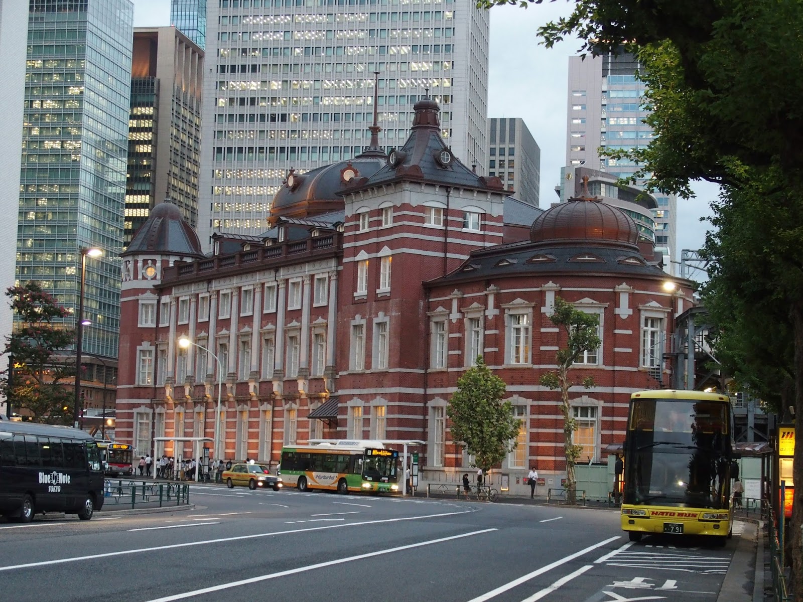 Sidelong Glances of a Pigeon Kicker: TOKYO STATION! A New Look at This ...