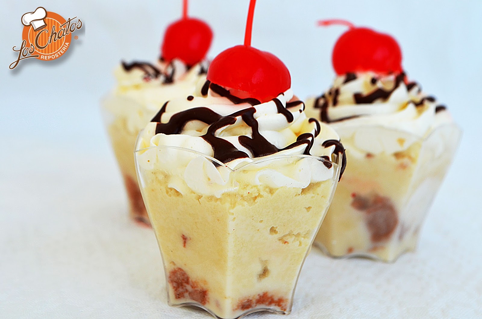 Los chatos: Mesa de postres; el acompañante perfecto.