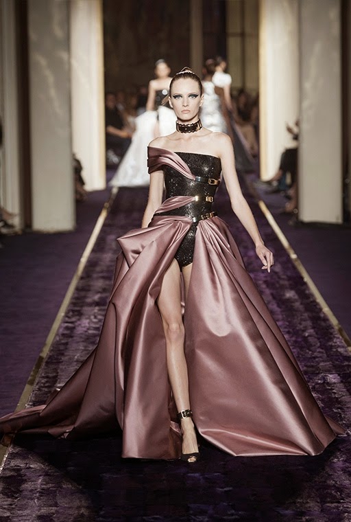 Runway Atelier Versace Fall-Winter 2014-2015 Haute Couture Collection ...