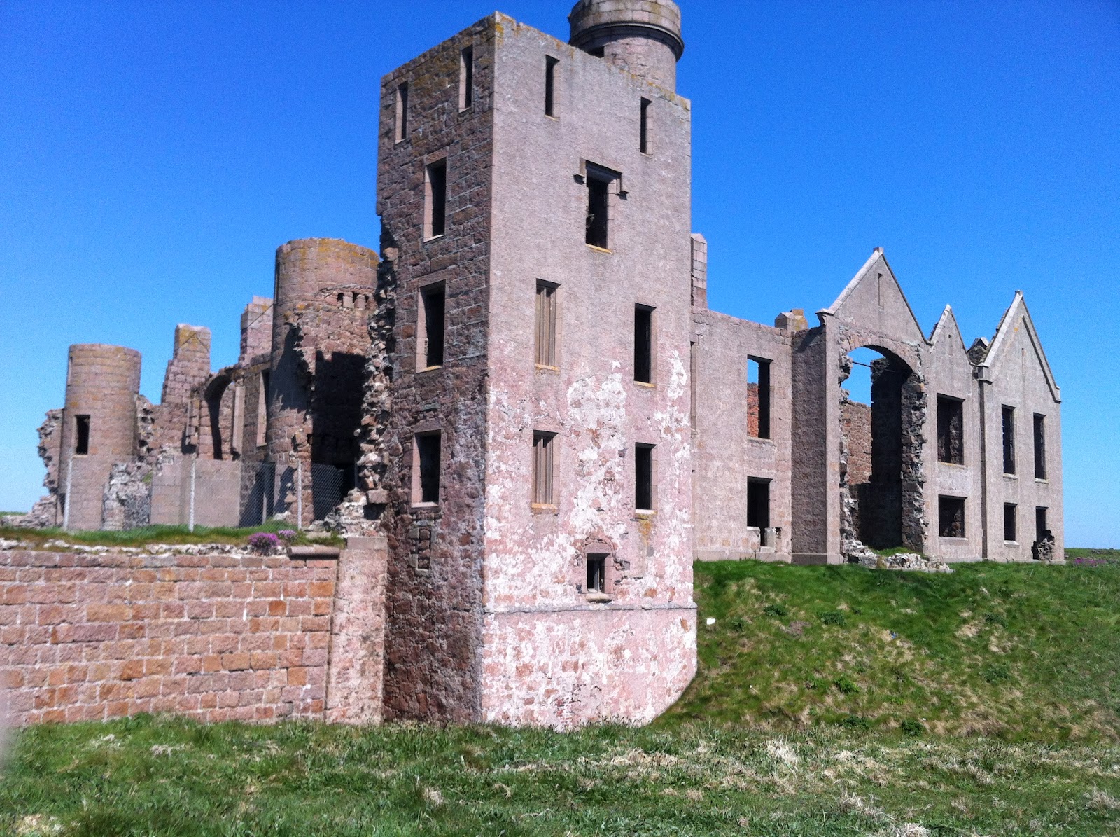 The Aberdeen Wife: Weekly Update and Slains Castle