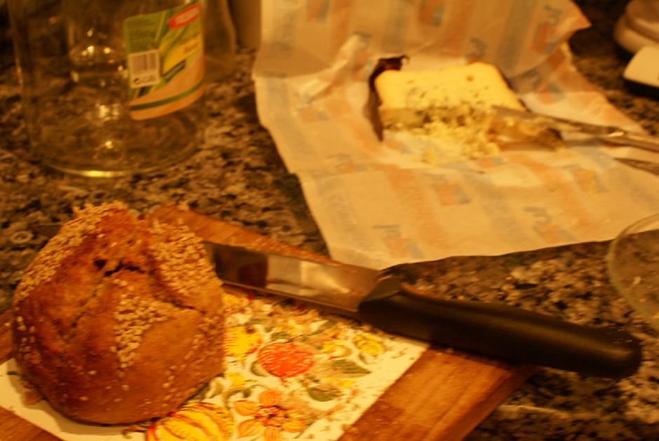 A cada día su pan...: Canapés de pan de primovel con quesu picón