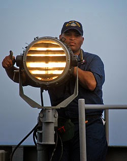 CódigodeSeñales: Reflector de Señales o Lámpara Aldis