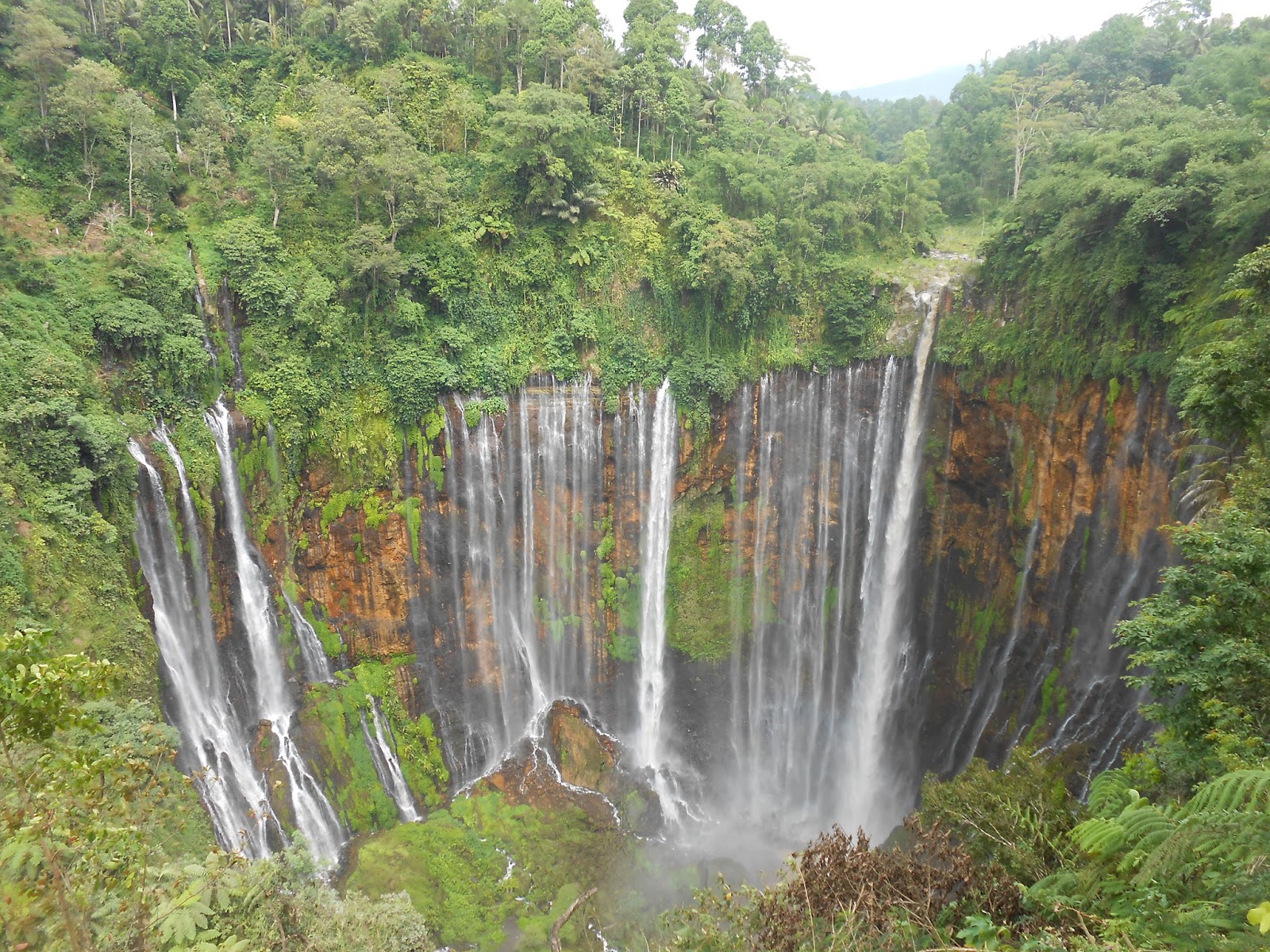 Air Terjun Tumpak Sewu, Miniatur Air Terjun Niagara di Jawa Timur ...