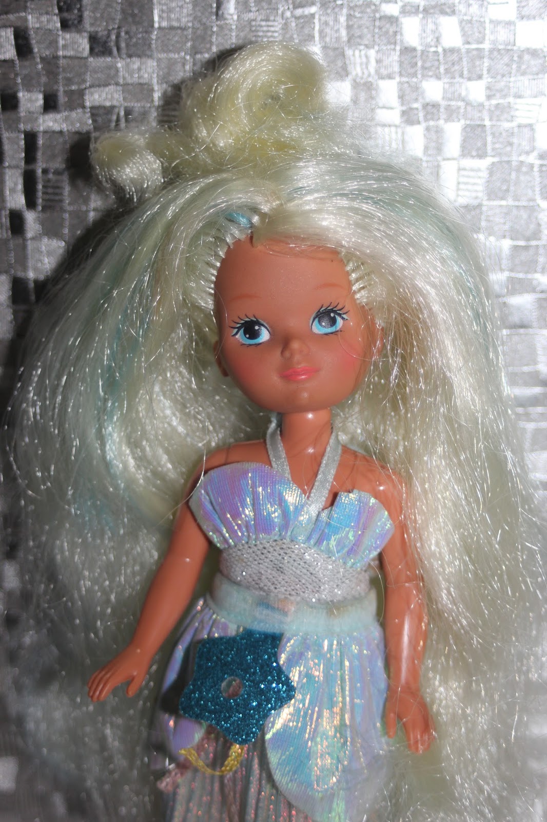 PLANET OF THE DOLLS: Doll-A-Day 2017 #22: Lady Lovely Locks Maiden ...