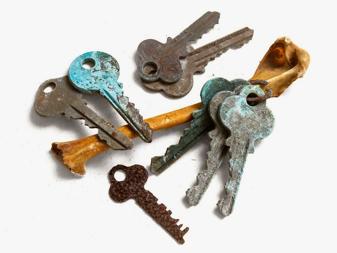 Haunting Photos of Discarded Objects Unearthed from the Forgotten Edges ...